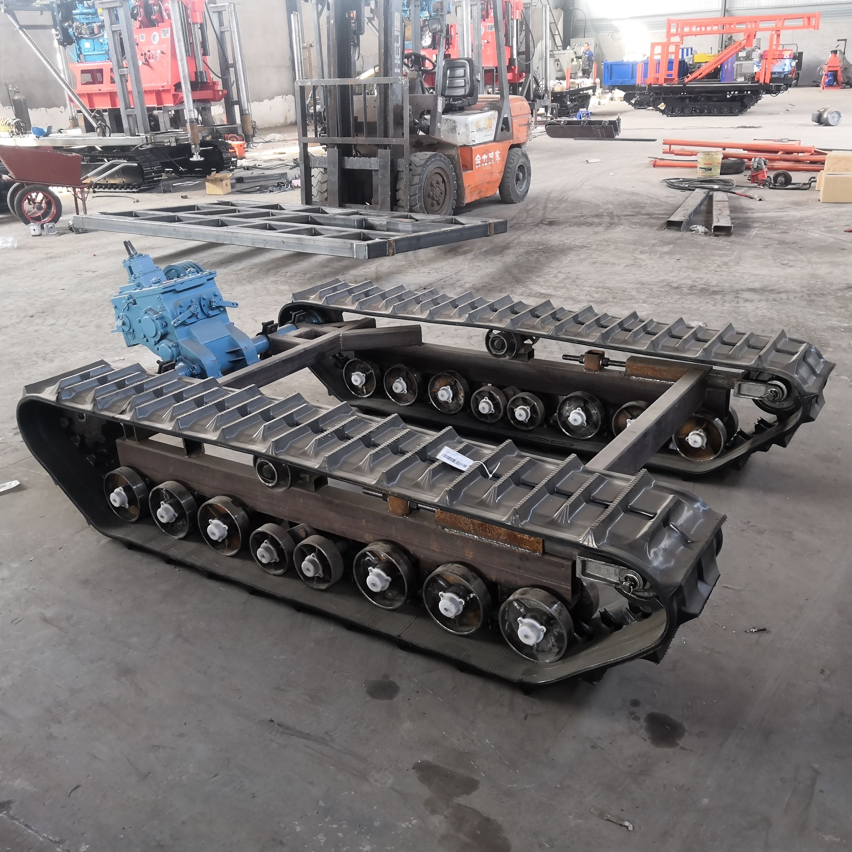Construction Machinery Supplied Hydraulic Rubber Track Chassis